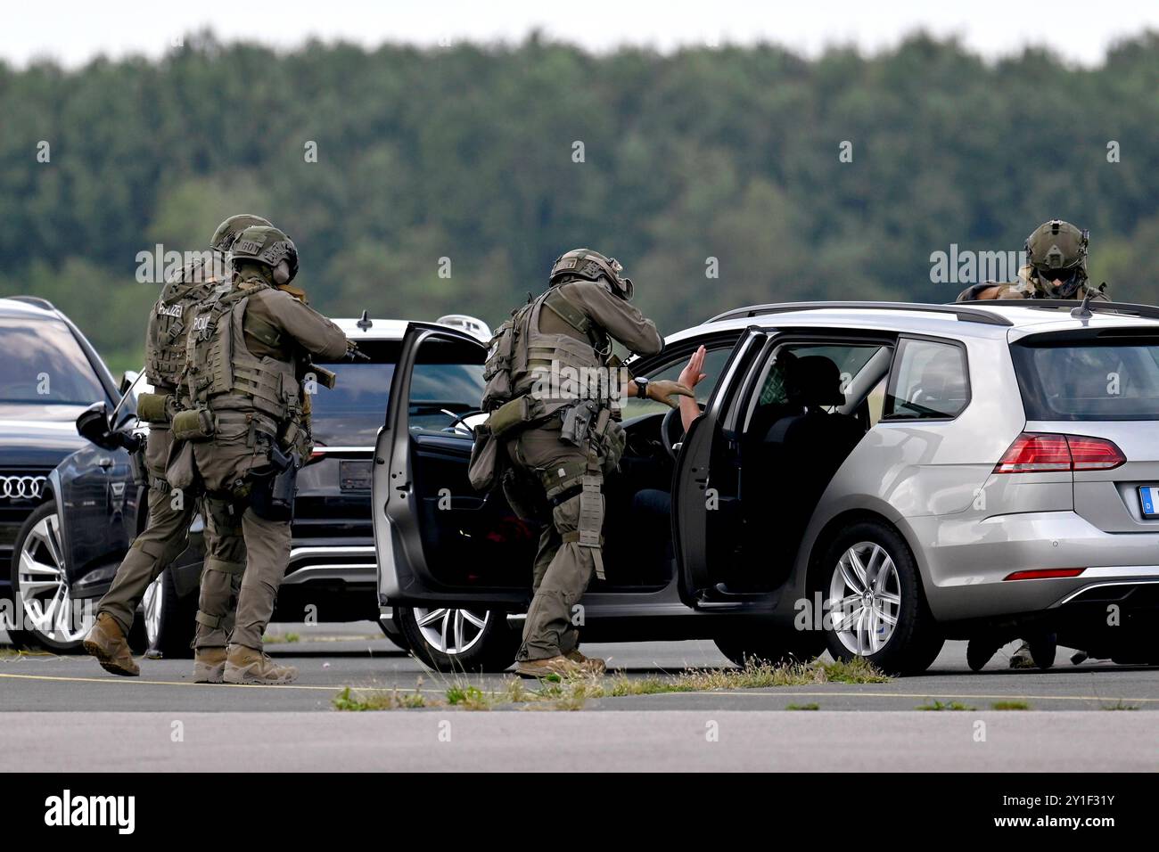 Spezialeinheiten der Polizei Bayern beim Festakt 50 Jahre Außenstelle ...