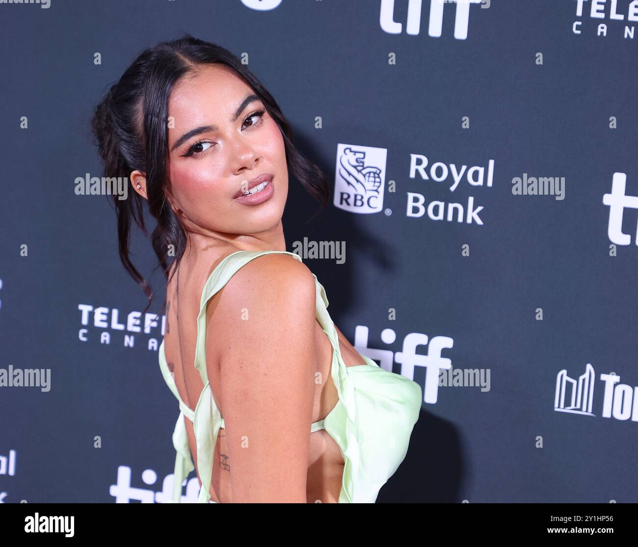 Adelaine Morin besucht die Premiere von Nussknacker während des Toronto ...