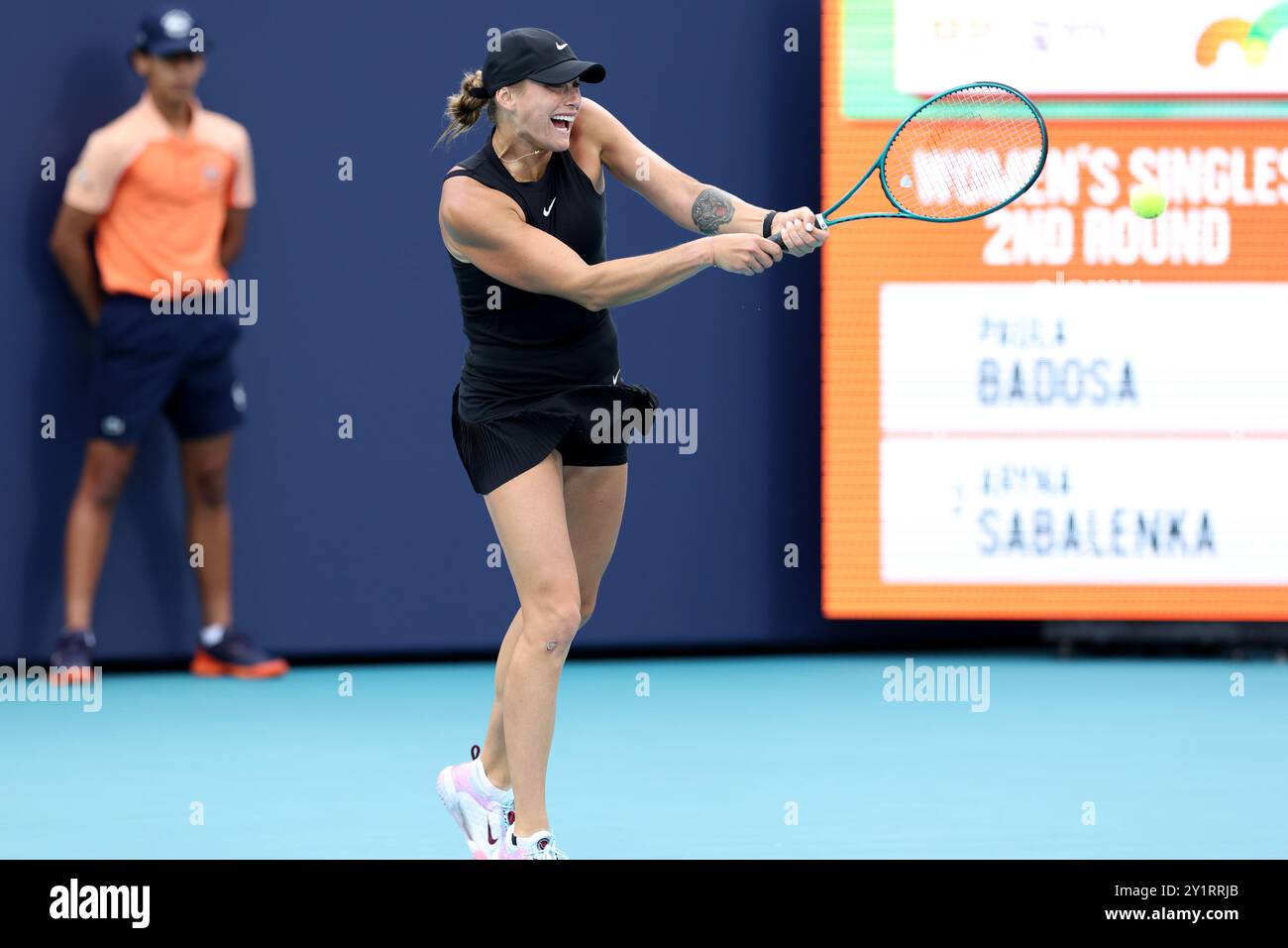 MIAMI GARDENS, FLORIDA - 22. MÄRZ: Aryna Sabalenka aus Belarus besiegt Paula Badosa aus Spanien ...