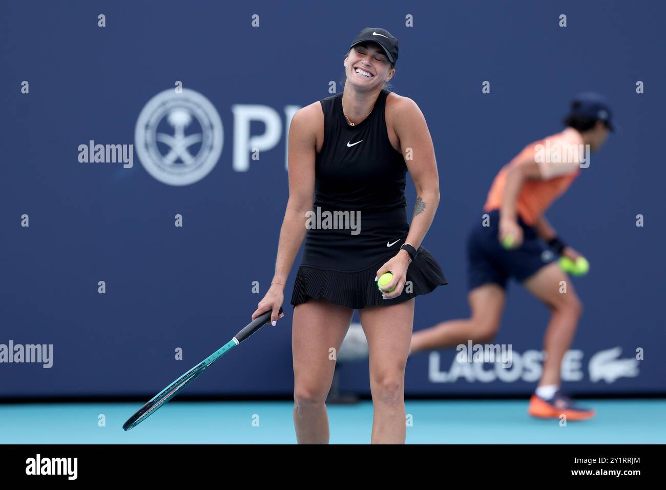 MIAMI GARDENS, FLORIDA - 22. MÄRZ: Aryna Sabalenka aus Belarus besiegt Paula Badosa aus Spanien ...