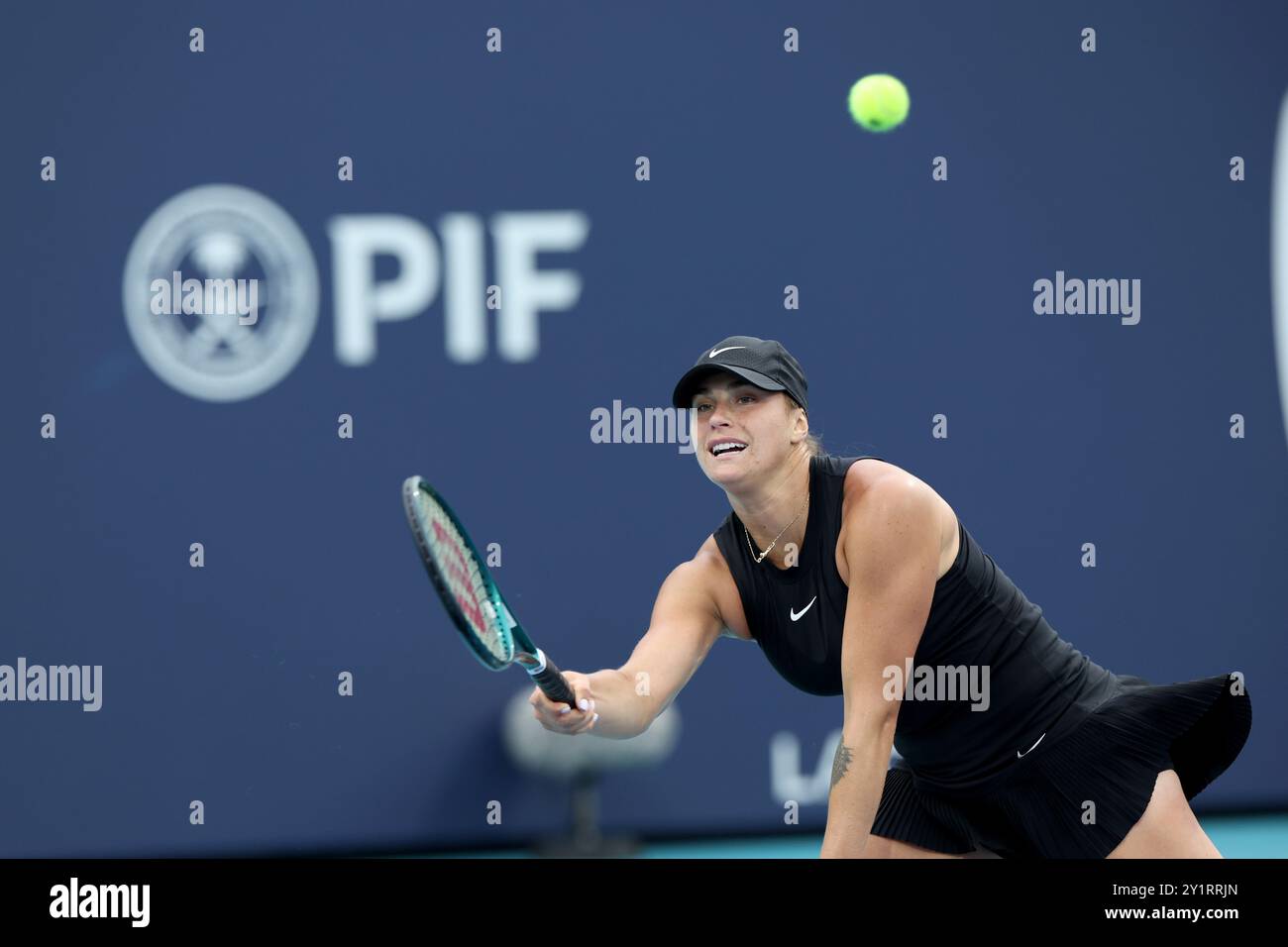 MIAMI GARDENS, FLORIDA - 22. MÄRZ: Aryna Sabalenka aus Belarus besiegt Paula Badosa aus Spanien ...