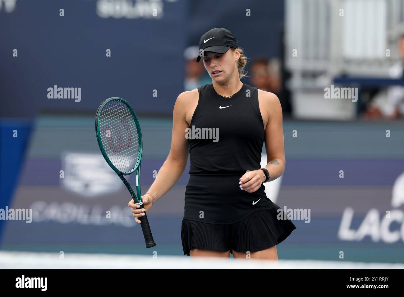 MIAMI GARDENS, FLORIDA - 22. MÄRZ: Aryna Sabalenka aus Belarus besiegt Paula Badosa aus Spanien ...