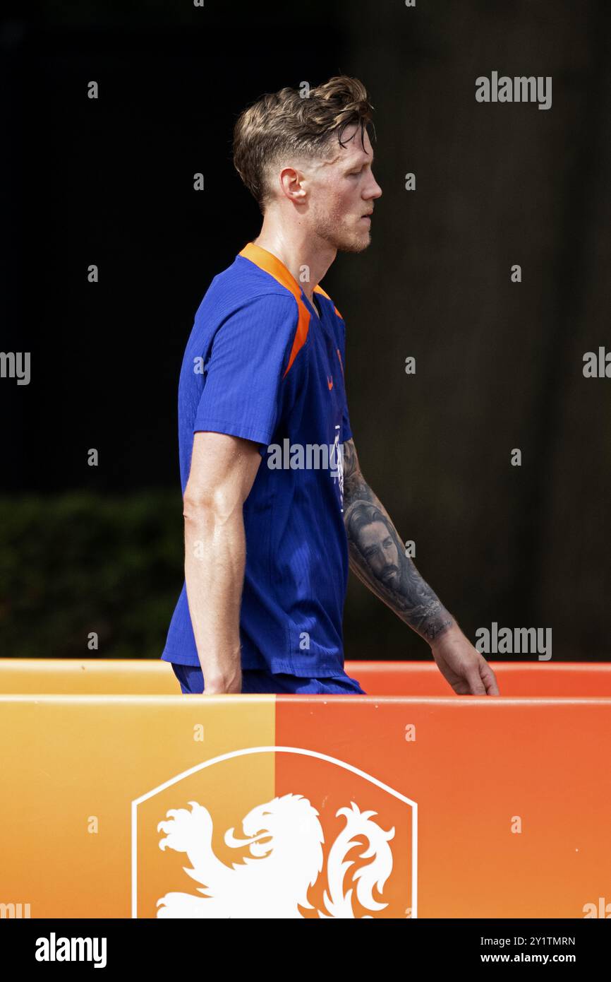 ZEIST – Wout Weghorst ist der erste, der nach dem Training der ...