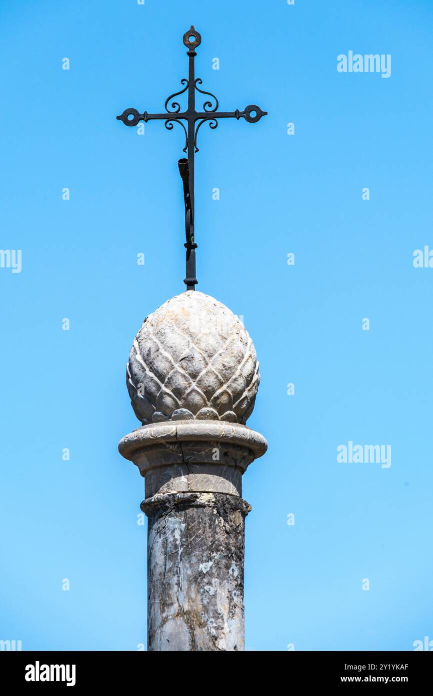 Le perron de Theux EST un Monument érigé en 1456 sur la Place du Perron ...