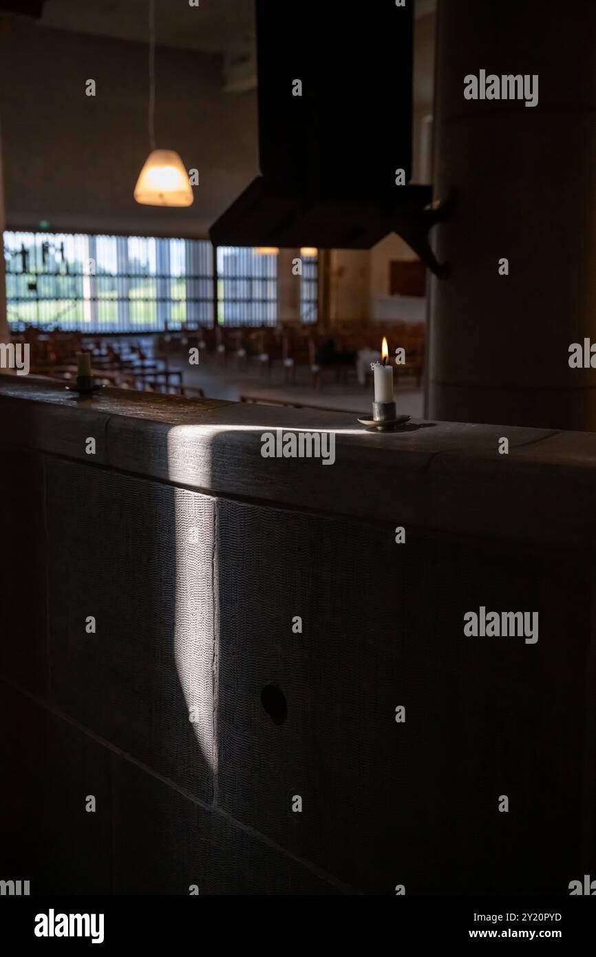 Die Kapelle des Heiligen Kreuzes auf dem Waldfriedhof ...