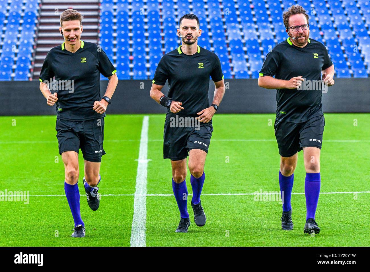 Deinze, Belgien. September 2024. Schiedsrichter Thomas Fiers ...