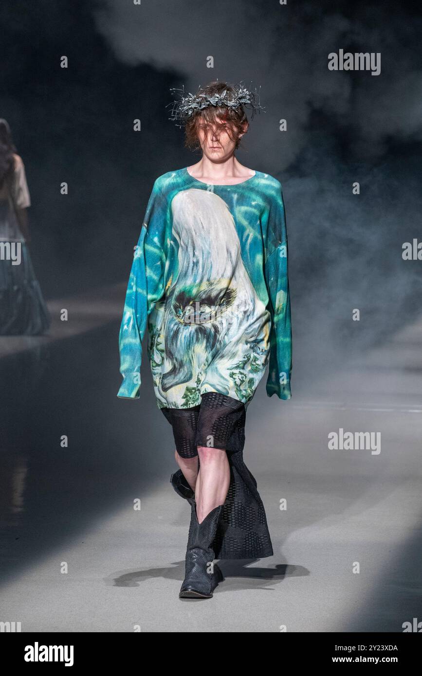 Tokio, Japan. September 2024. Runway Model, 6. September 2024 - Rakuten ...