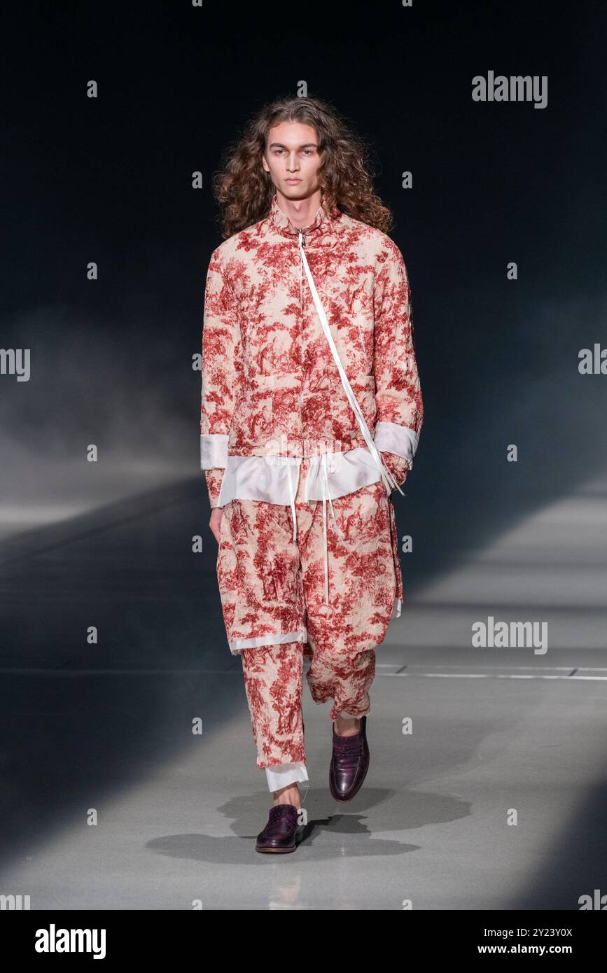 Tokio, Japan. September 2024. Runway Model, 6. September 2024 - Rakuten ...