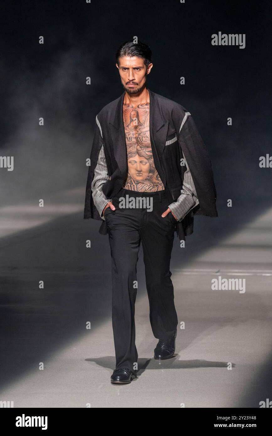 Tokio, Japan. September 2024. Runway Model, 6. September 2024 - Rakuten ...