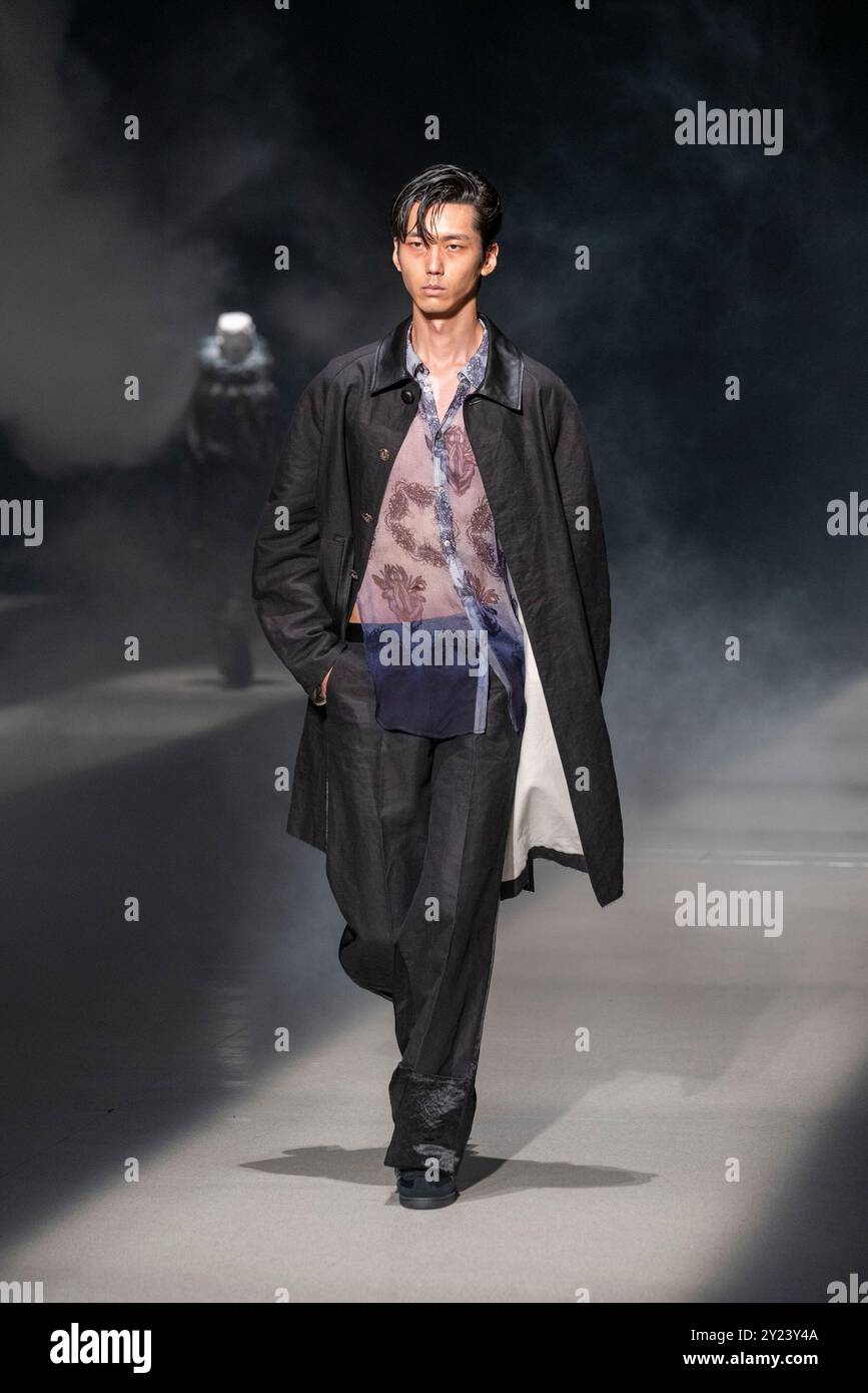 Tokio, Japan. September 2024. Runway Model, 6. September 2024 - Rakuten ...