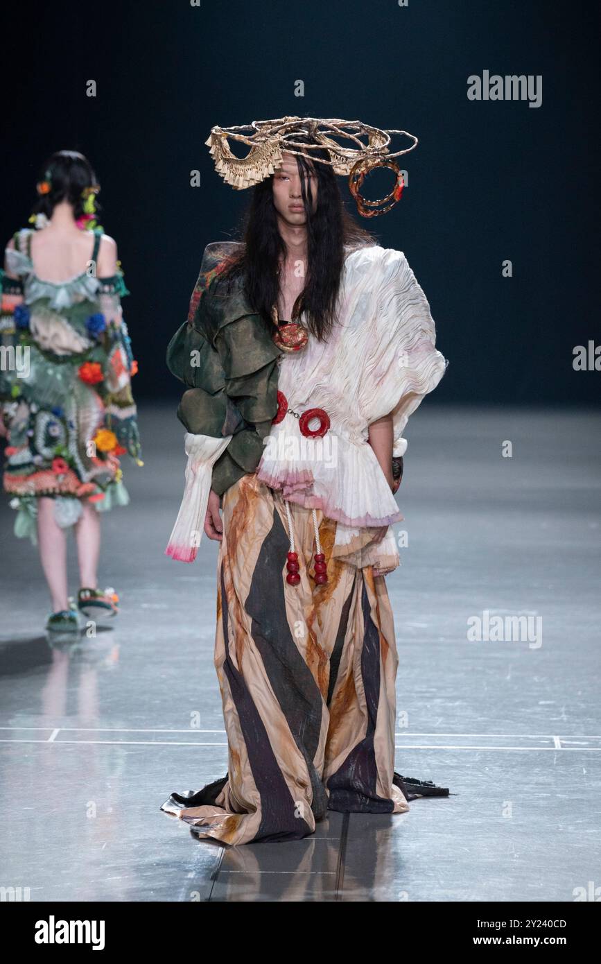 Tokio, Japan. September 2024. Runway Model, 7. September 2024 - Rakuten ...