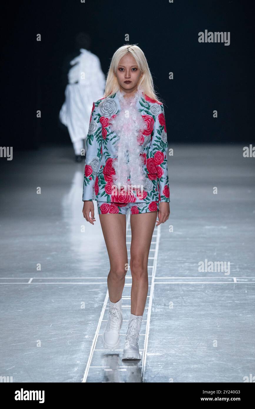 Tokio, Japan. September 2024. Runway Model, 7. September 2024 - Rakuten ...