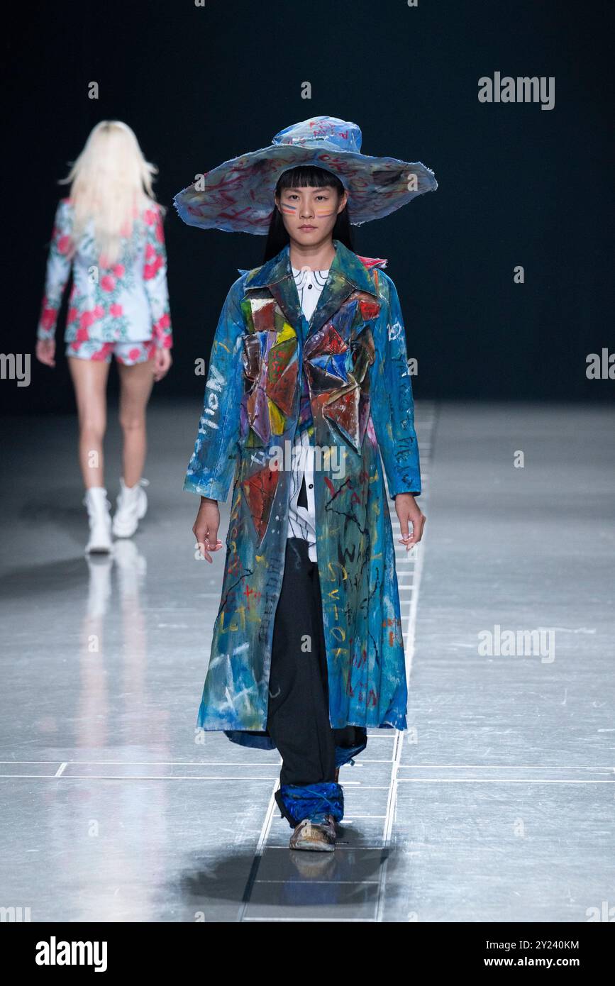 Tokio, Japan. September 2024. Runway Model, 7. September 2024 - Rakuten ...