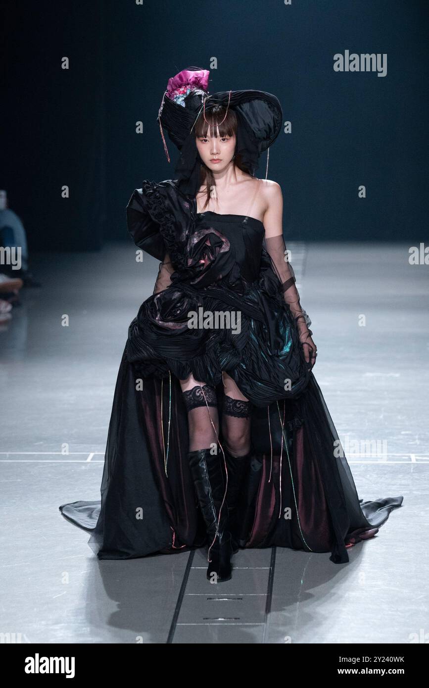 Tokio, Japan. September 2024. Runway Model, 7. September 2024 - Rakuten ...