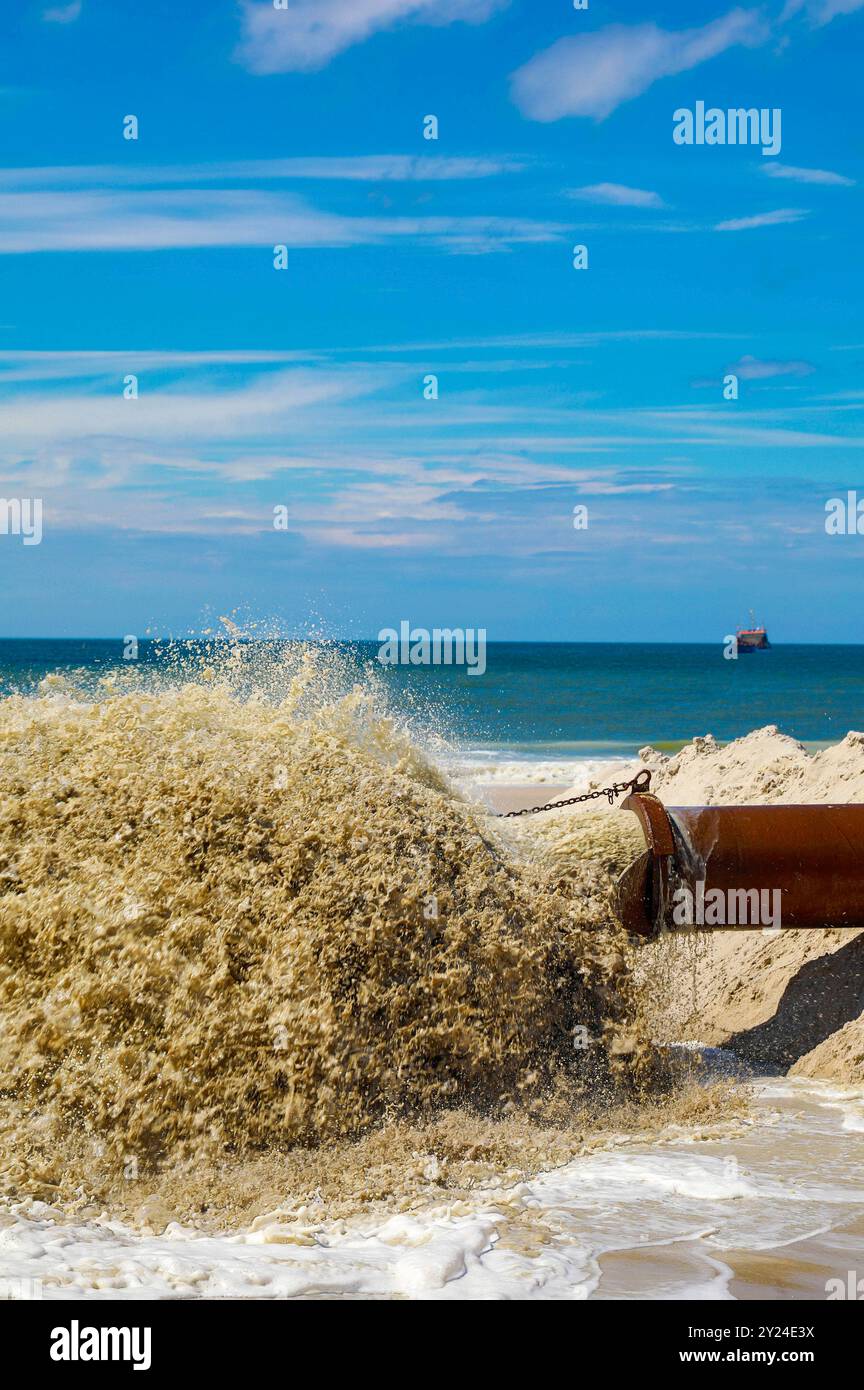 Die Sylter Küste ist der Gewalt des Meeres ständig unmittelbar ...