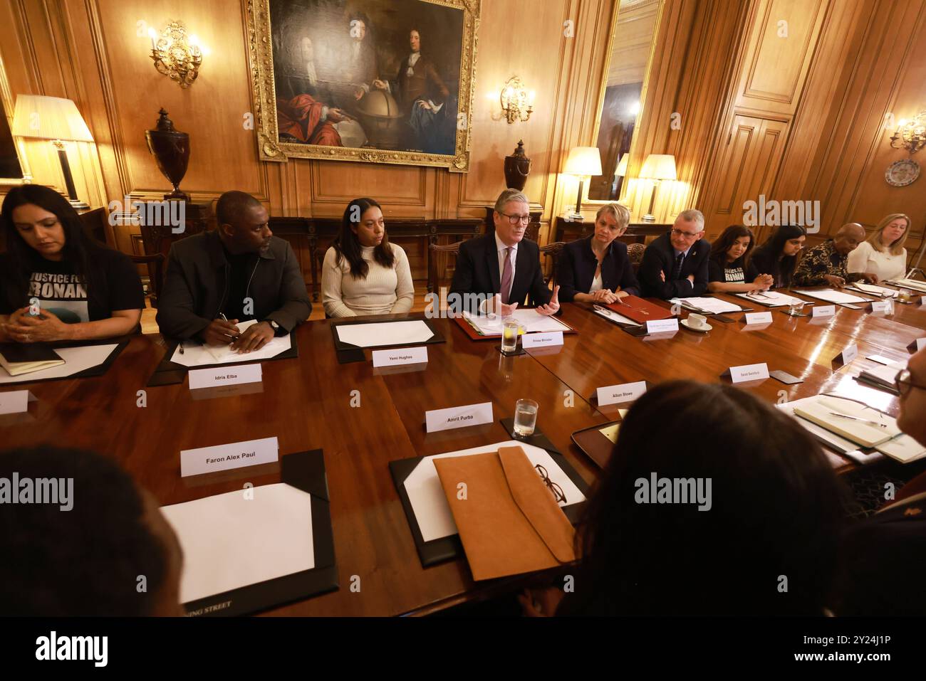 (Von links nach rechts) Tanisha Dadar, Cousin von Ronan Kanda, der 2022 ...