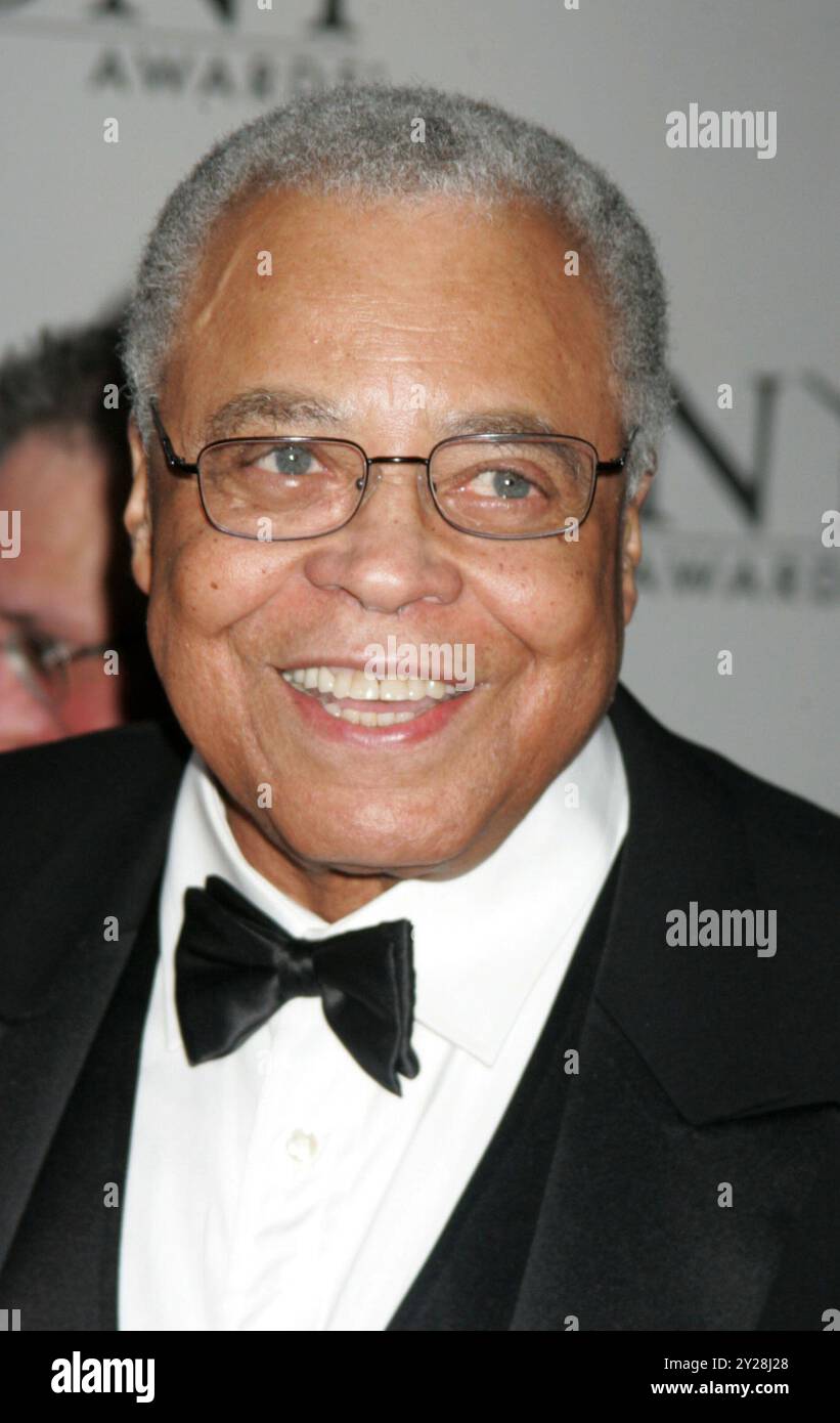 JAMES EARL JONES (* 17. Januar 1931 bis 9. September 2024) war ein US ...