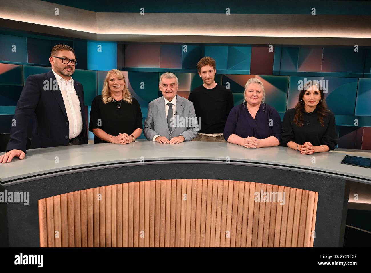 Politiker Mirko Geissler,l-r, Politikerin Petra Köpping, Politiker ...