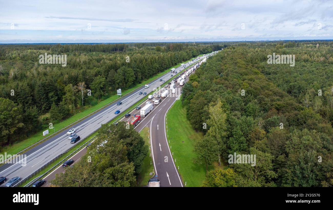 Bayern, Deutschland - 9. September 2024: Stau auf der Autobahn in ...