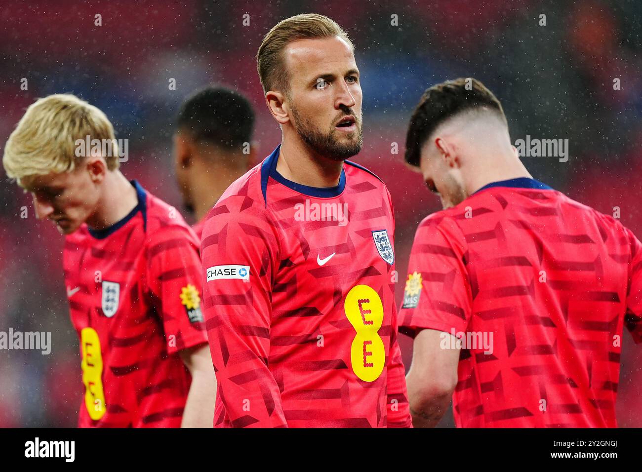 Der Engländer Harry Kane wärmt sich vor dem B2-Spiel der UEFA Nations ...