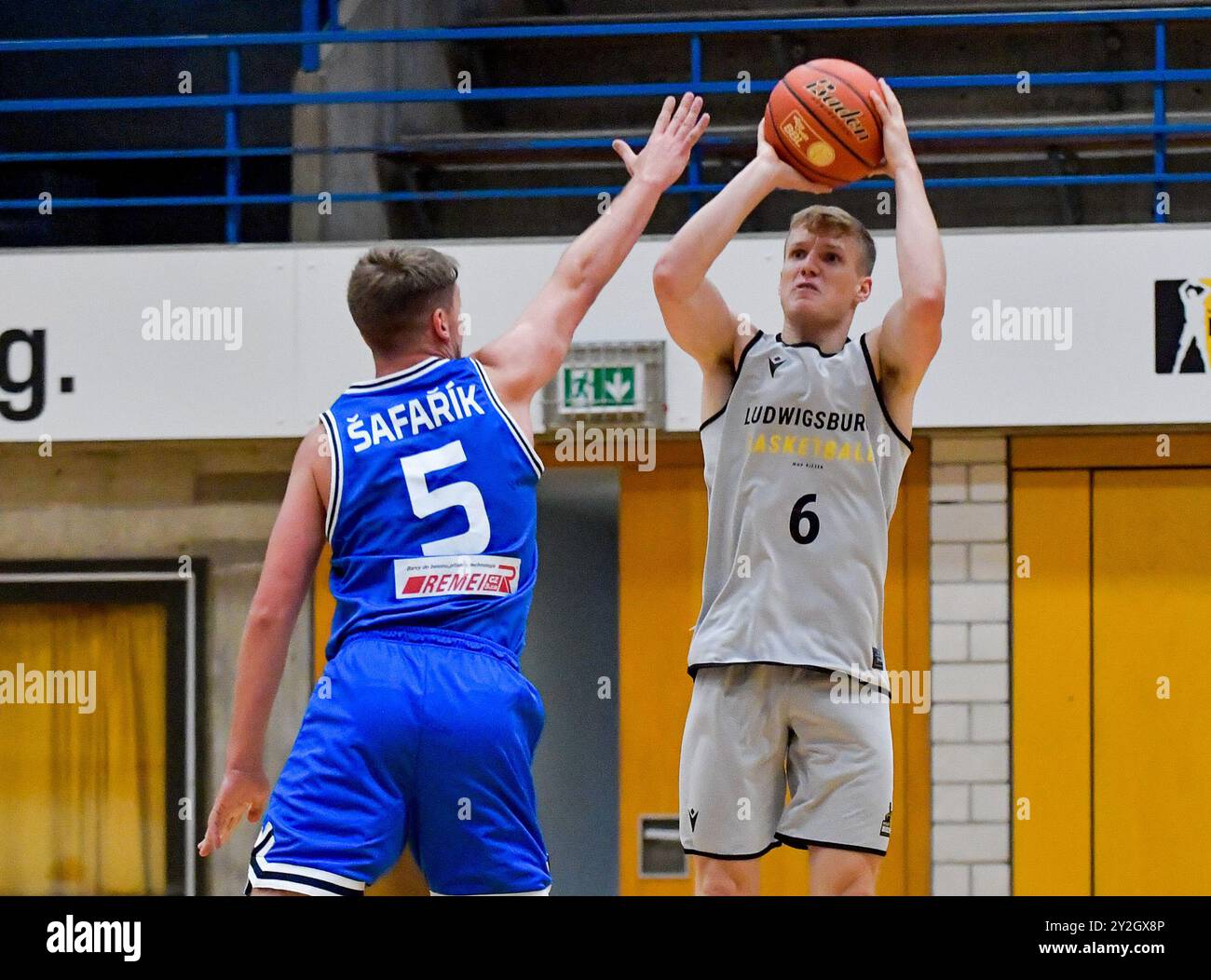Johannes Patrick, (MHP Riesen Ludwigsburg, #06), beim Wurf, MHP Riesen ...