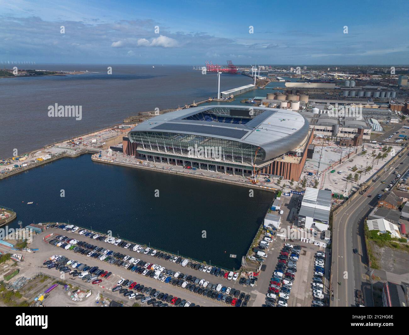 Das neue Stadion befindet sich im Bau am Bramley-Moore Dock neben dem ...