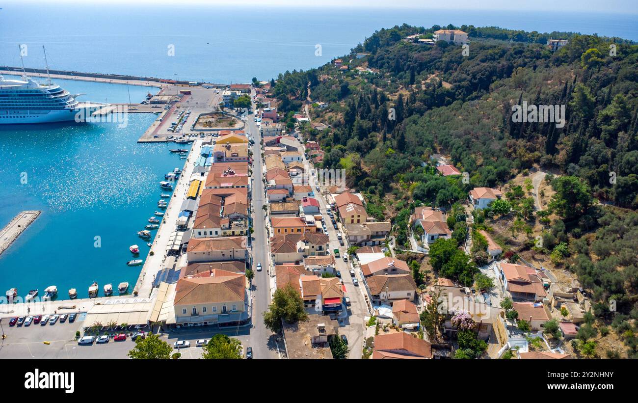 Katakolon, Griechenland - 30. August 2024: Katakolon, eine charmante ...