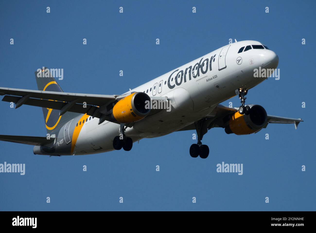 Logo der condor airlines -Fotos und -Bildmaterial in hoher Auflösung ...