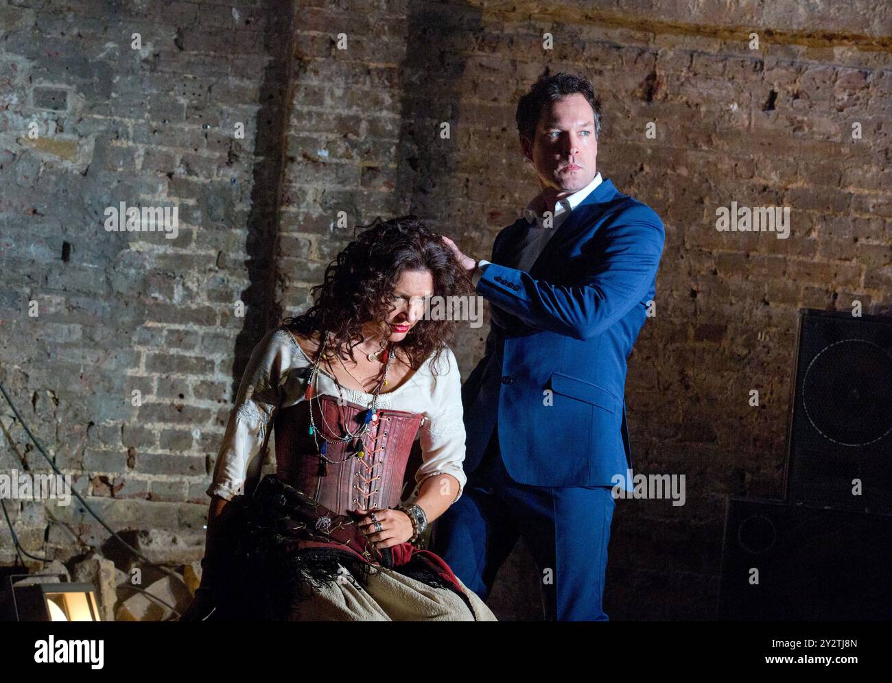 Viktoria Vizin (Chor), John Light (Escamillo) in CARMEN DISRUPTION von ...
