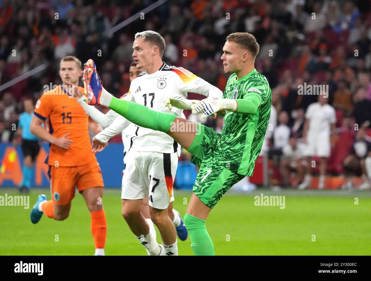 Bart Verbruggen (NED) im Einsatz beim Spiel der UEFA Nations League ...