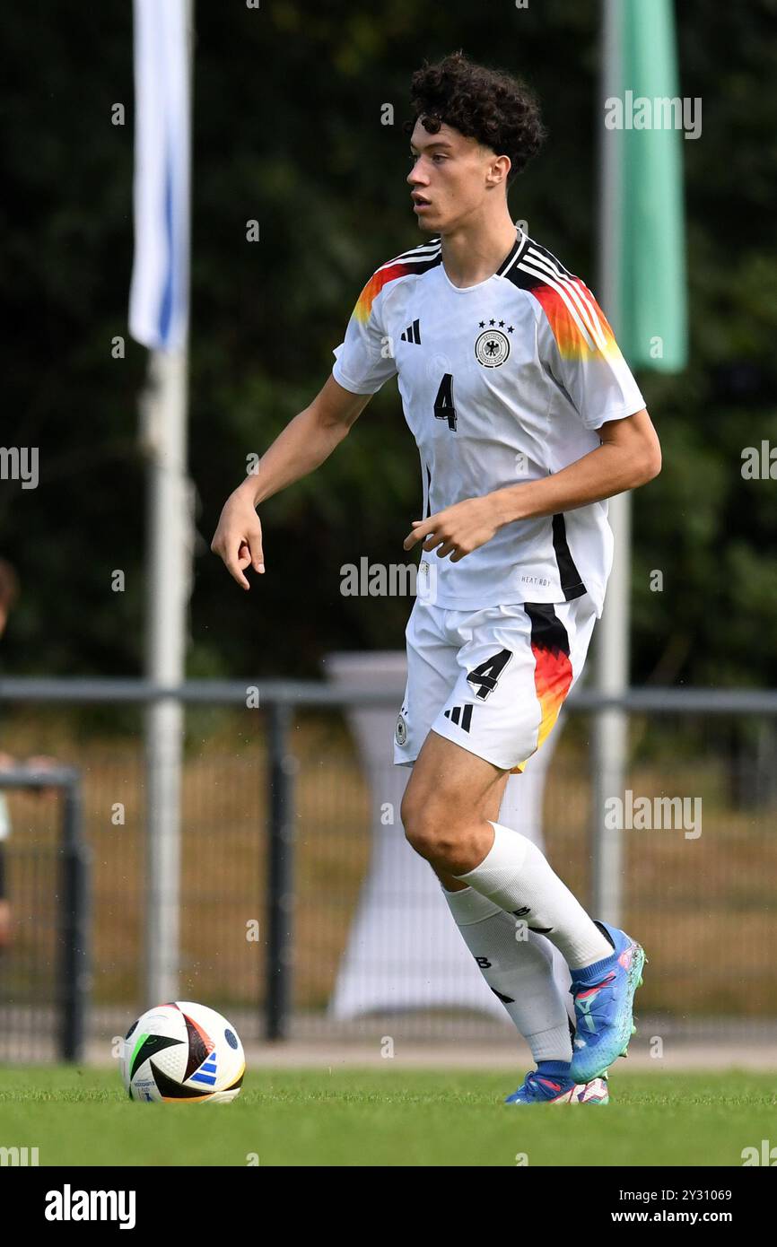 Matteo Palma ( Deutschland U 17 ). Deutschland, DFB Fussball, vier ...