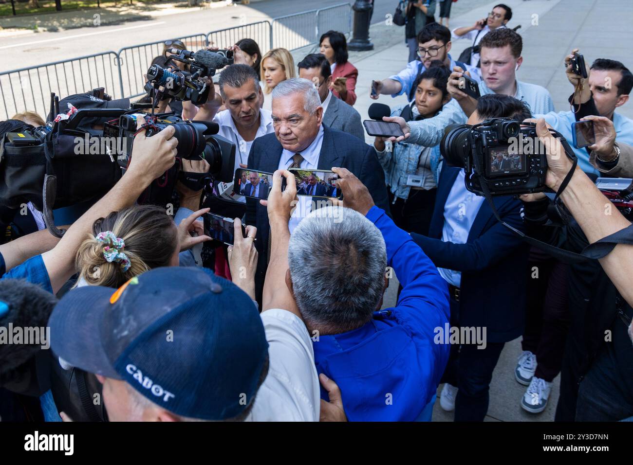 Frank Perez, attorney for longtime drug cartel leader Ismael “El Mayo ...
