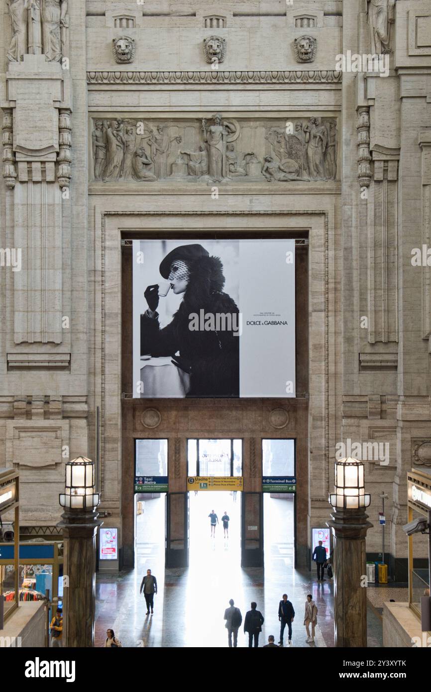 Dolce und gabbana campaign -Fotos und -Bildmaterial in hoher Auflösung ...