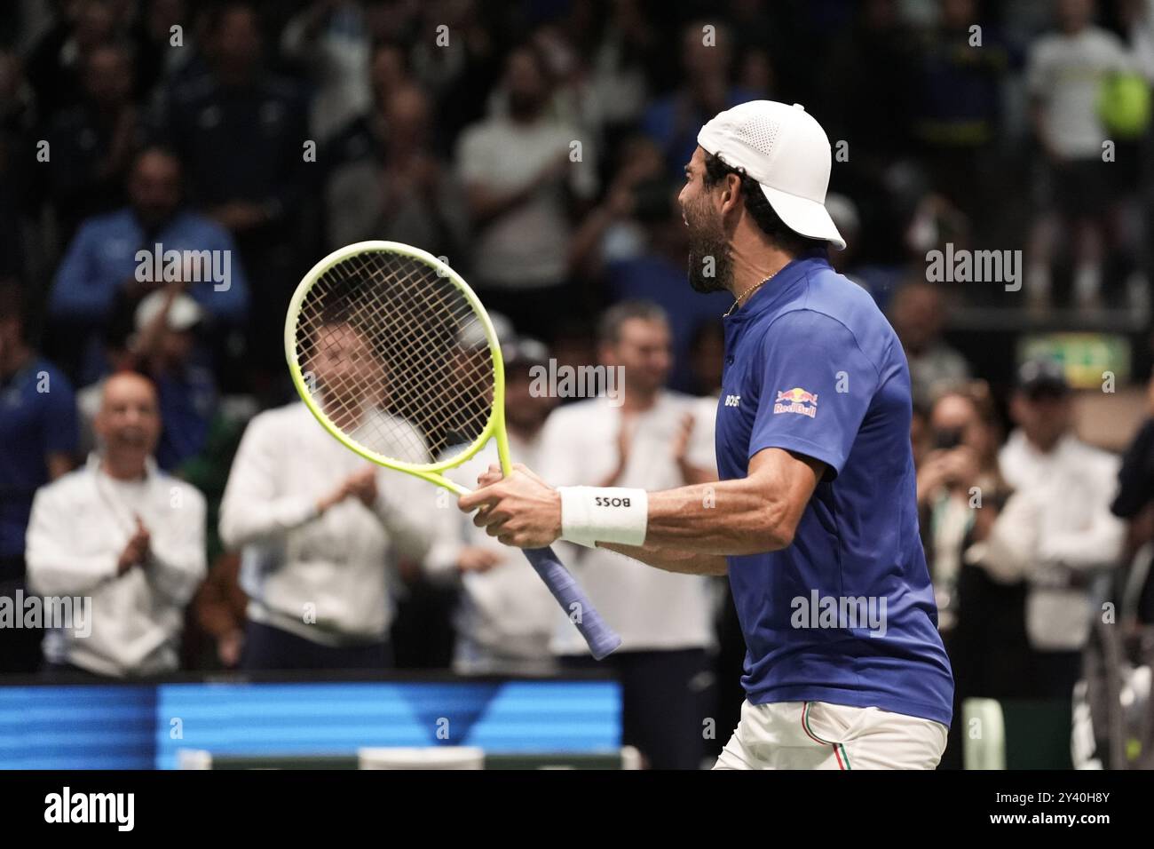 Bologna, Italien. September 2024. Matteo Berrettini feiert für den Sieg beim Davis Cup Finals ...