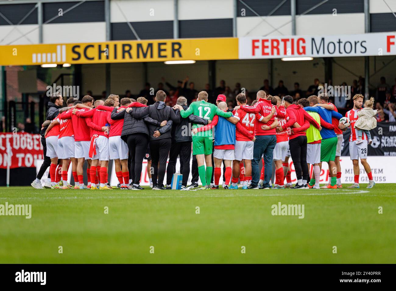 Verl, Deutschland. September 2024. Die Mannschaft von FC Energie ...
