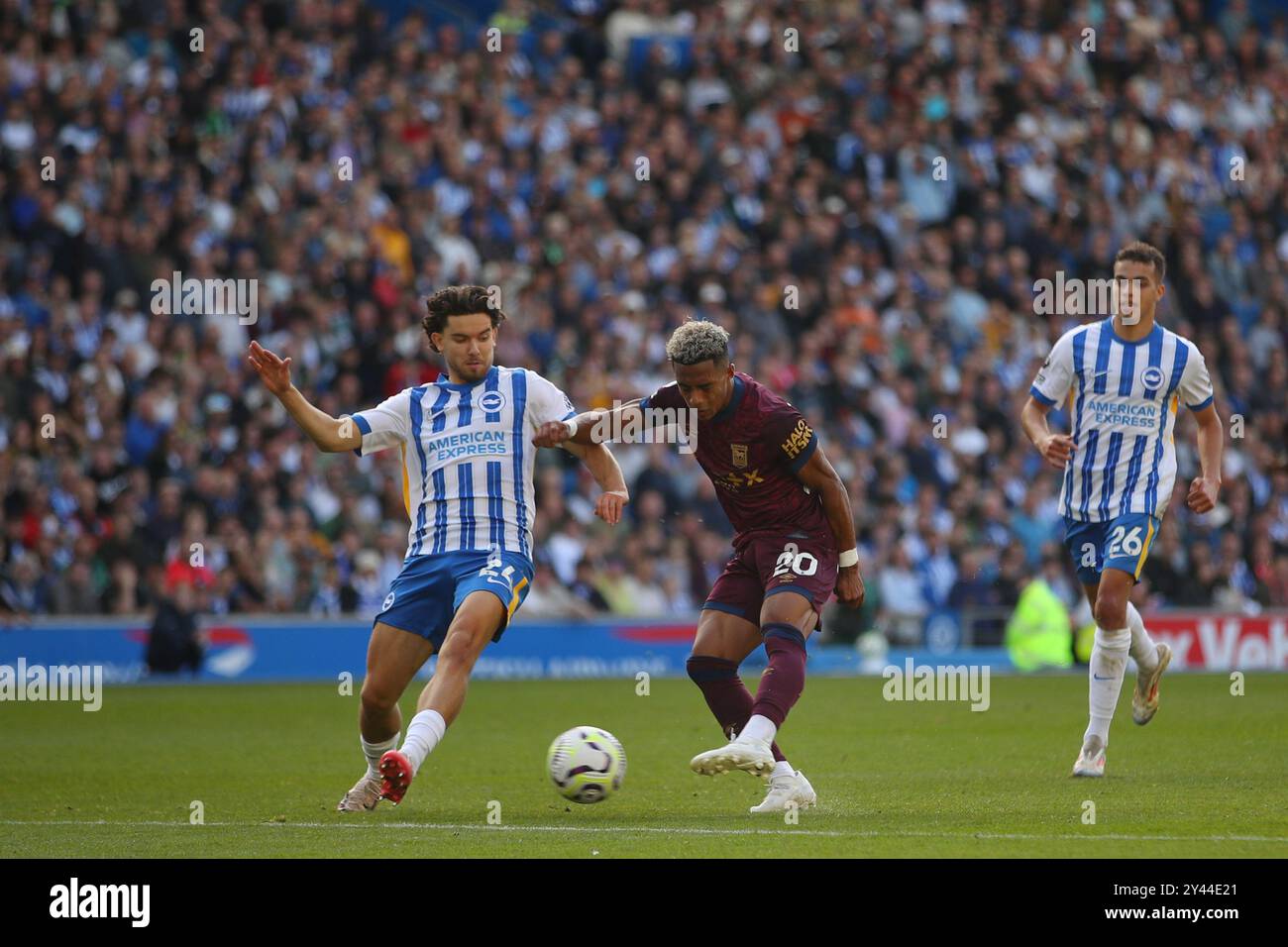 Ferdi kadioglu brighton 2024 -Fotos und -Bildmaterial in hoher ...