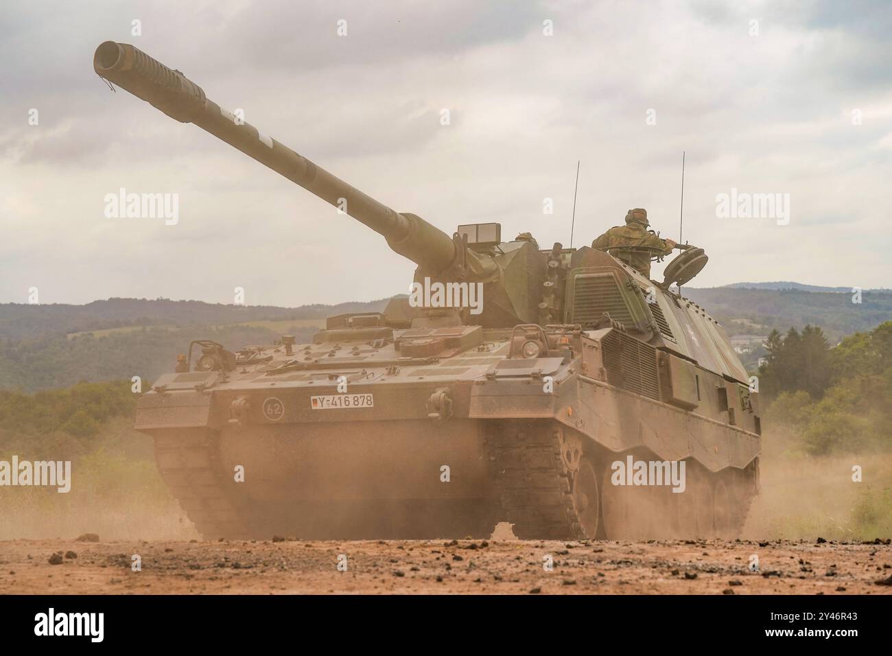 Panzerhaubitze 2000, Artillerie in Aktion, Bundeswehr, modernes ...