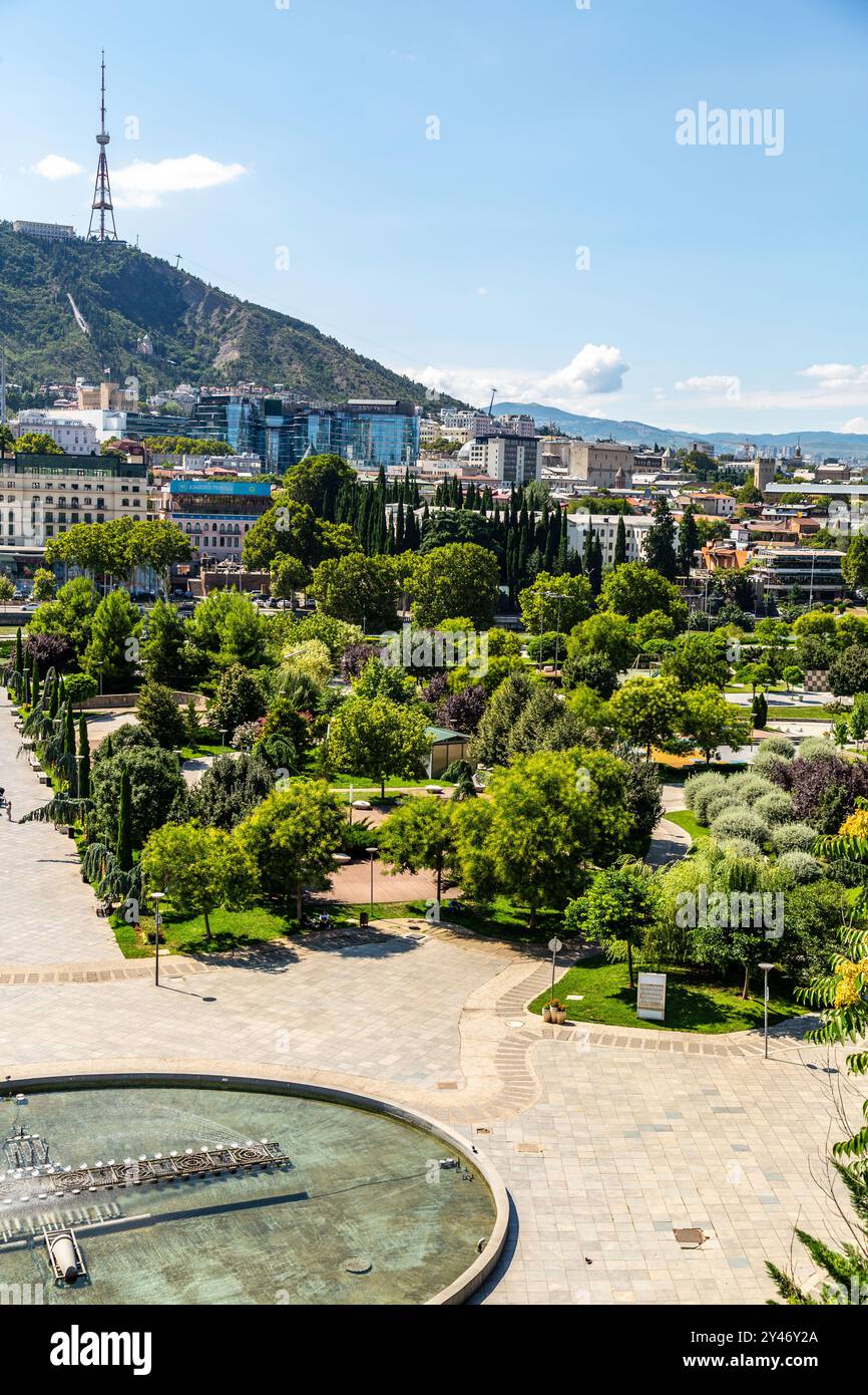 Tiflis, Georgien - 12. August 2024: Der Rike Park ist ein moderner ...