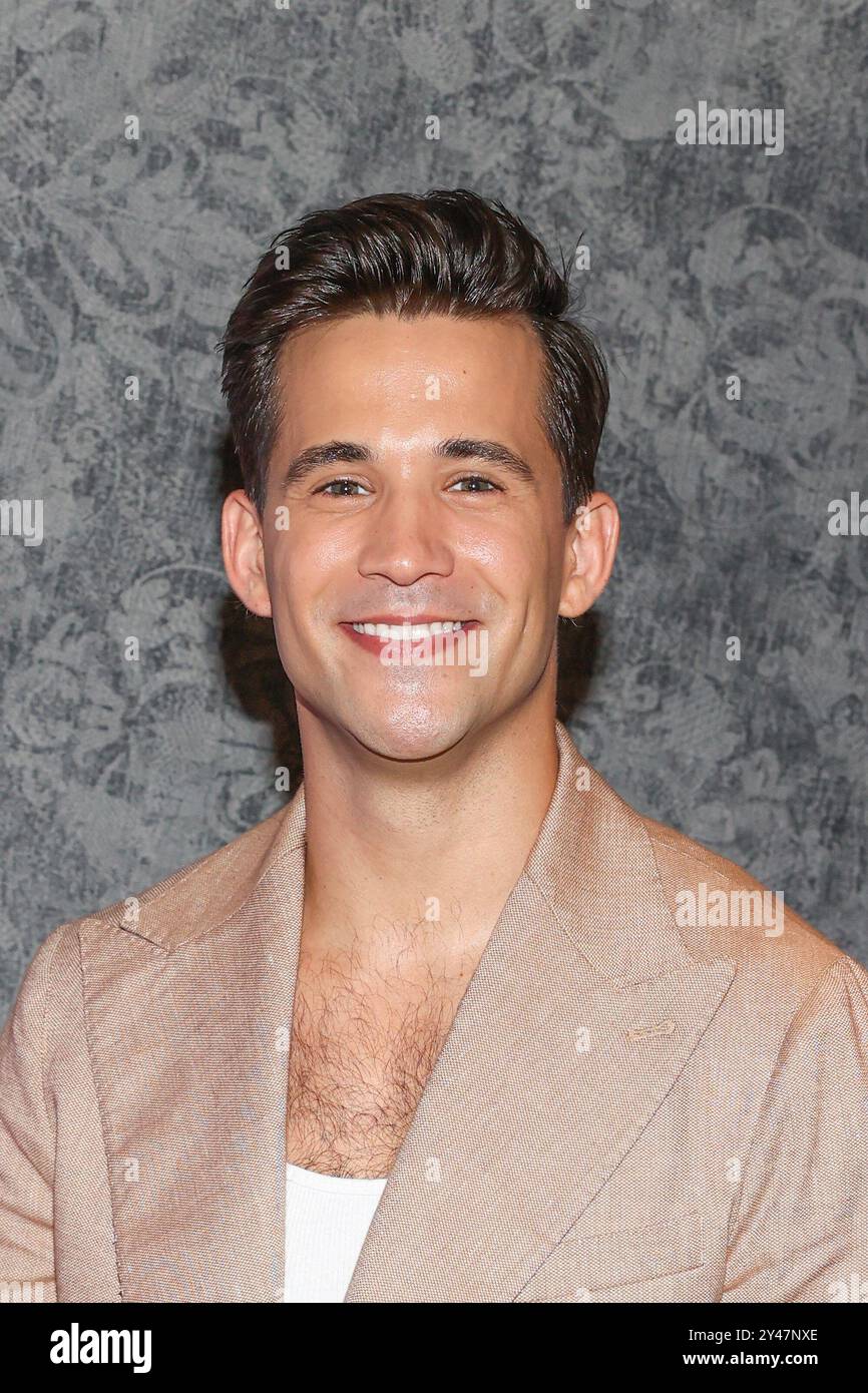 Ny. September 2024. Dez Duron in Anwesenheit von VIELLEICHT HAPPY ...