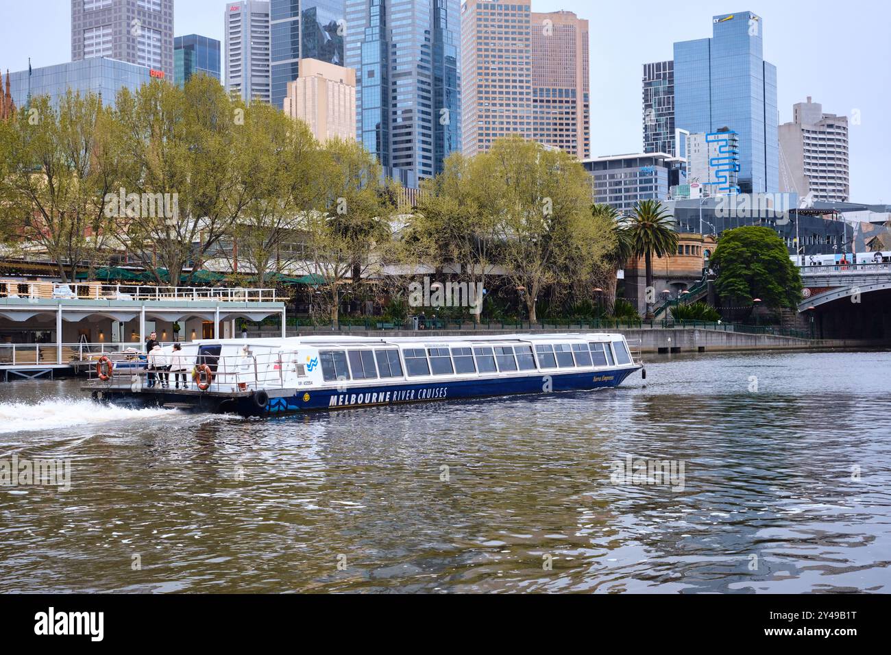 Die Yarra Empress von Melbourne River Cruises auf dem Yarra River vor ...