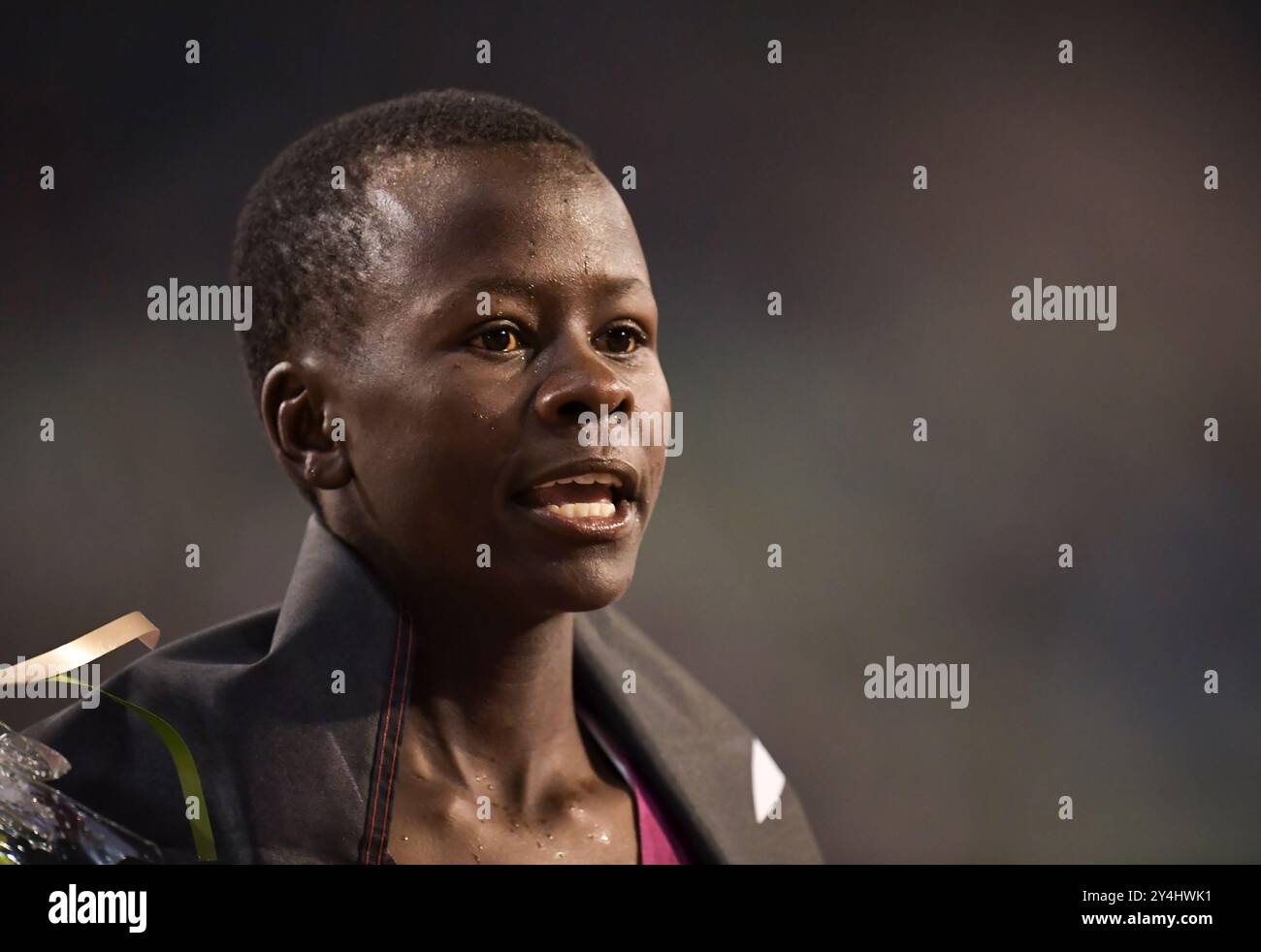 Faith Cherotich aus Kenia trat im 3000-m-Turnierlauf der Frauen beim ...