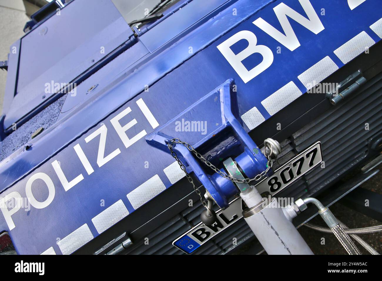 Aufschrift Polizei BW auf einem Sonderwagen 4 SW4 der Polizei Baden ...