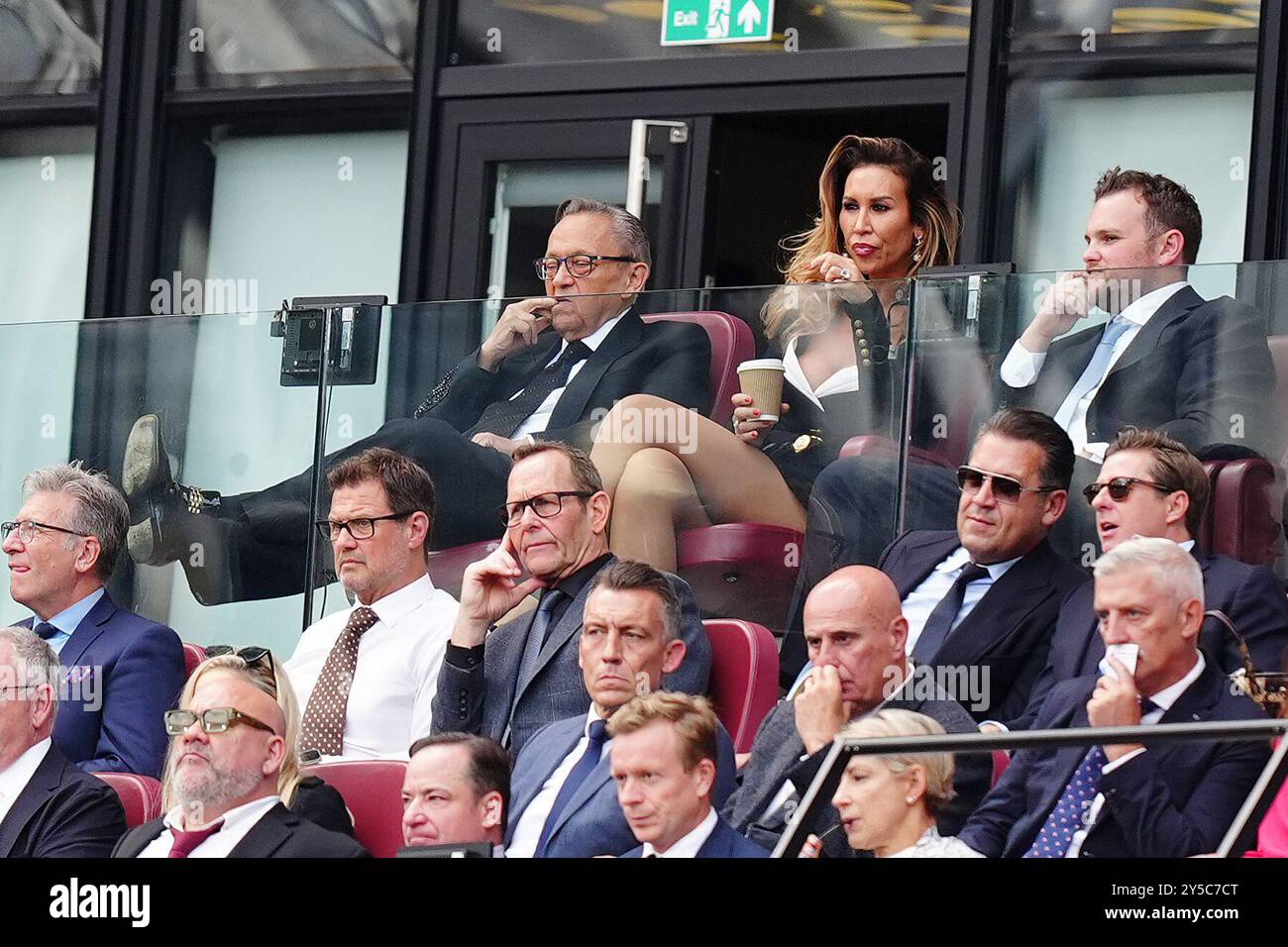 David Sullivan (oben links), Vorsitzender von West Ham United, mit der ...