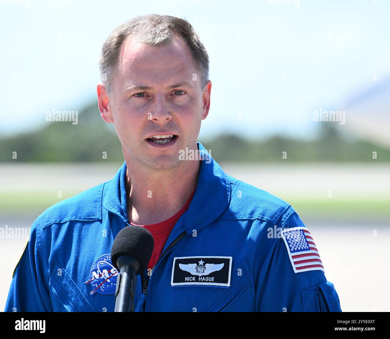 NASA-Astronaut Nick Hague spricht mit den Medien, nachdem er am Samstag ...