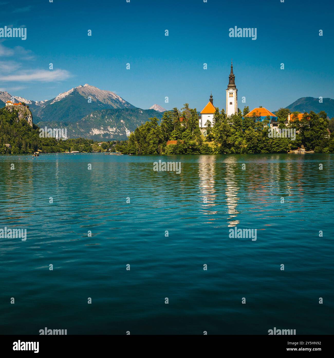 Toller Ausflugsort und Bootsfahrten auf dem Bleder See. Alte Kirche auf ...