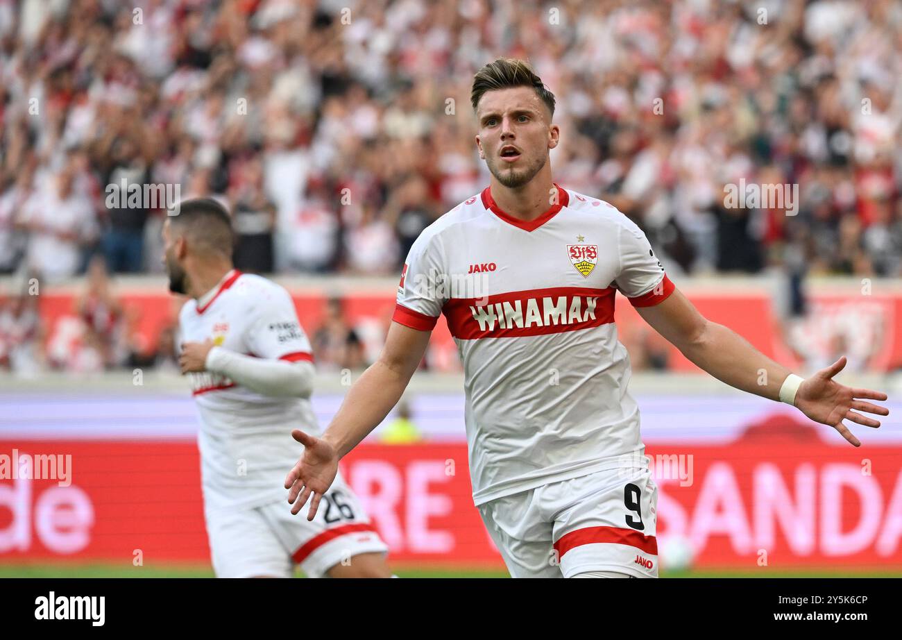 TOR zum 2:0 Ermedin Demirovic VfB Stuttgart (09) Torjubel Deniz Undav VfB Stuttgart (26), GER ...