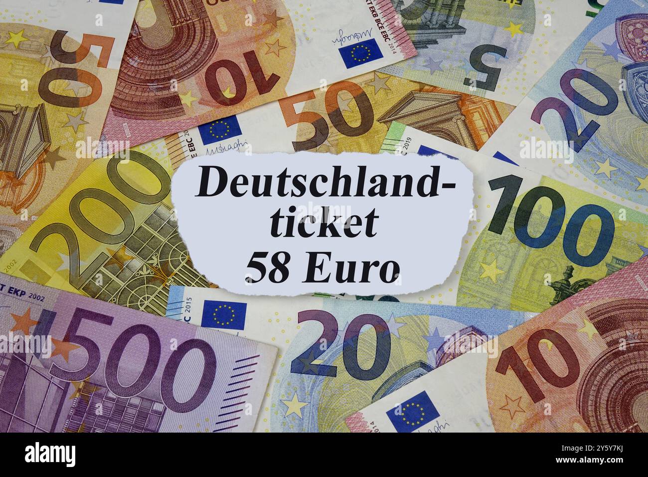 Geldscheine und Deutschlandticket 58 Euro Geldscheine und ...
