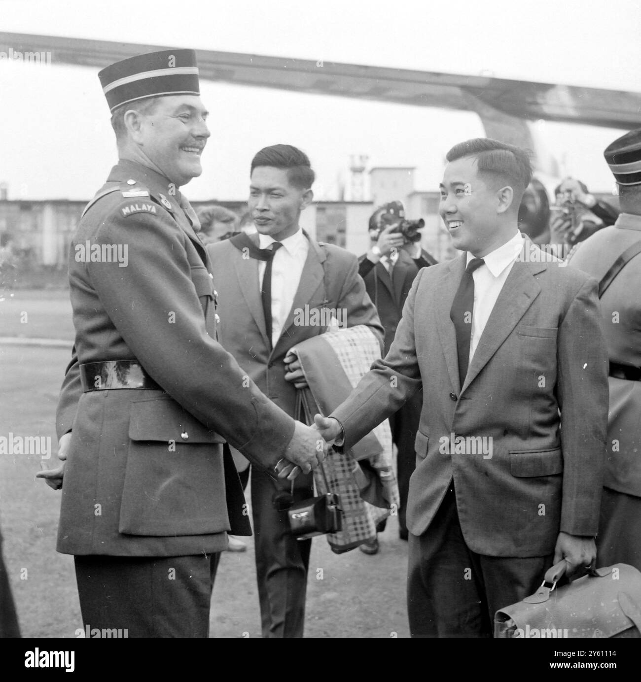 MALAYAN CONGO TRUPPE TRIFFT IN LONDON EIN – MAJOR ABDUL JAMAL BIN AHMAD ...