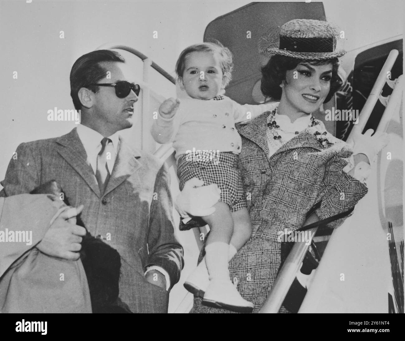 GINA LOLLOBRIGIDA MIT EHEMANN DR MILKO SKOFIC UND SOHN ANDREA MILKO 10 ...