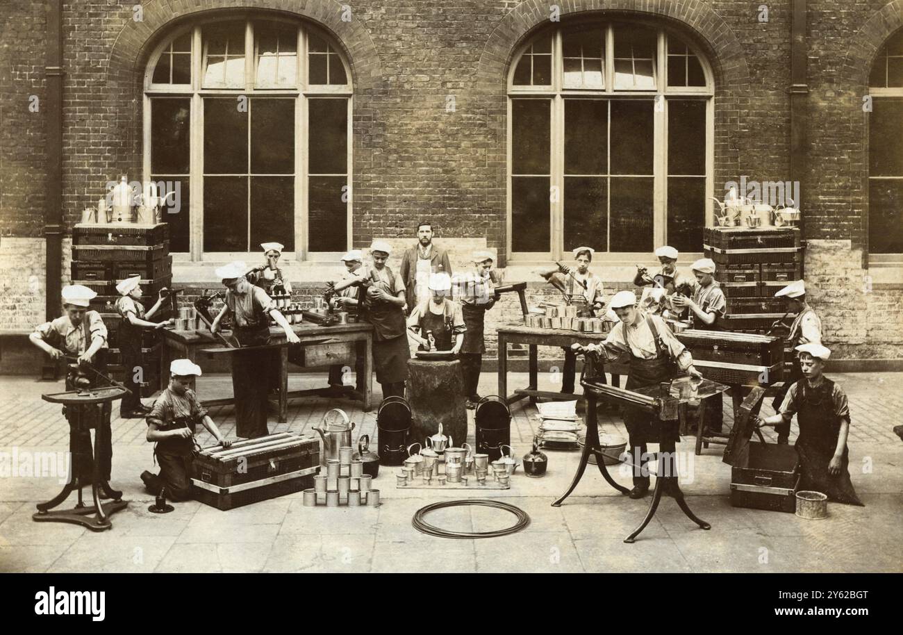 Thomas John Barnardo (* 4. Juli 1845 bis 19. September 1905), irischer ...